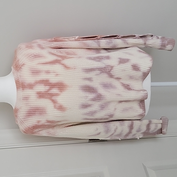 360 Sweater | Sweaters | Gradient Color Sweater With Cutout Sleeves ...